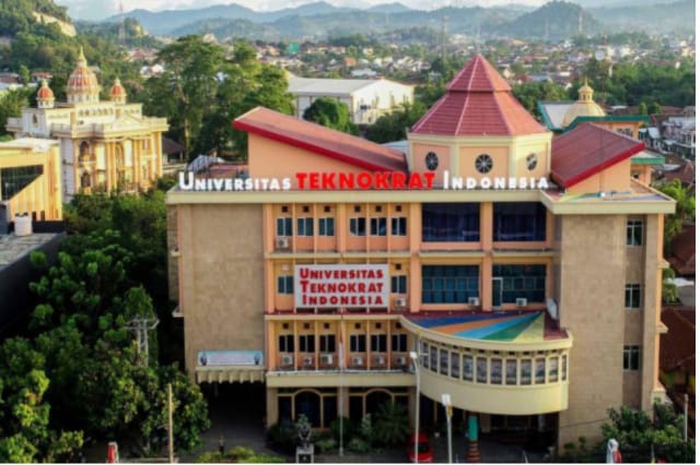 10 Universitas Swasta Terbaik Di Indonesia Versi UniRank 2022, Universitas Teknokrat Peringkat ...